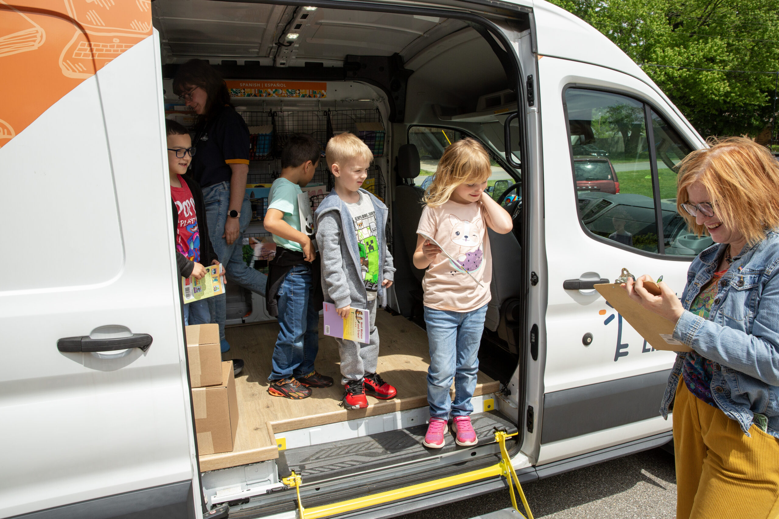 EPL Book Bus gives away thousands of books - Elkhart Public Library
