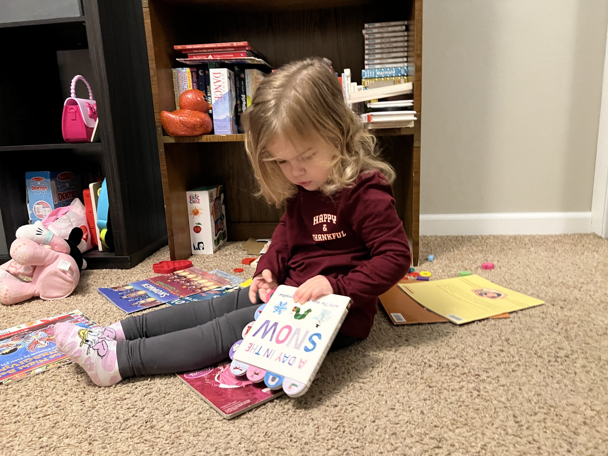 12 Holiday Books To Read With Your Kiddos This Season - Elkhart Public ...